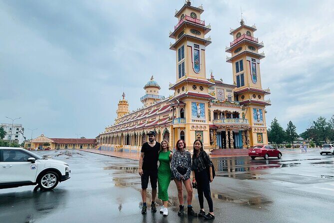 1-Day Tay Ninh Cao Dai Temple & Cu Chi Tunnels Tour
