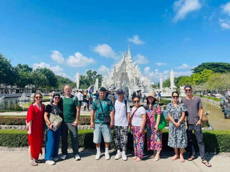 Chiang Rai: Excursion White, Blue,Red Temples & Lalitta Café