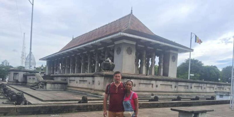 Colombo: City Tour by Tuk Tuk - All Entrance fees Included