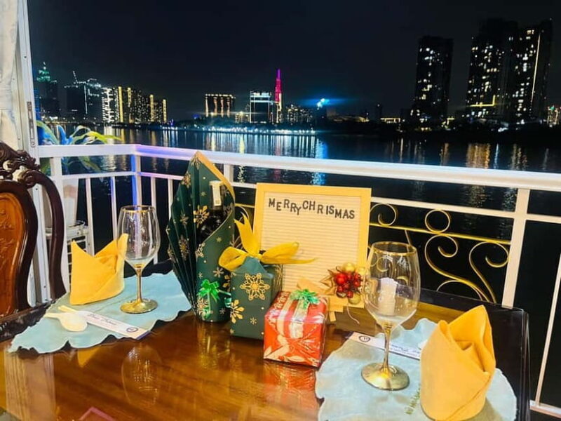 Dinner on Cruise with Buffet/Set menu with live music