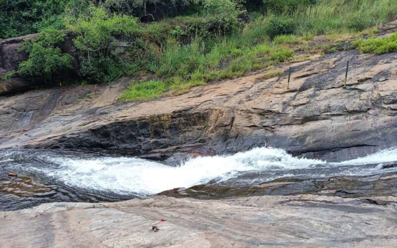 From Madurai: Kumbakarai Falls & Kodaikanal Full-Day Tour