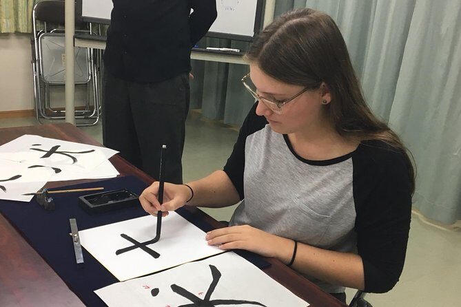 Japanese Calligraphy Experience with a Calligraphy Master