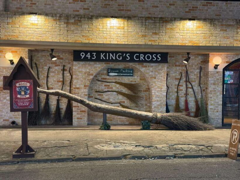 Seoul: Hongdae, Animation&Game, Theme Cafe Walking Tour