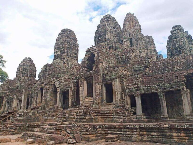 Sharing Trip to Angkor Temple with sunset